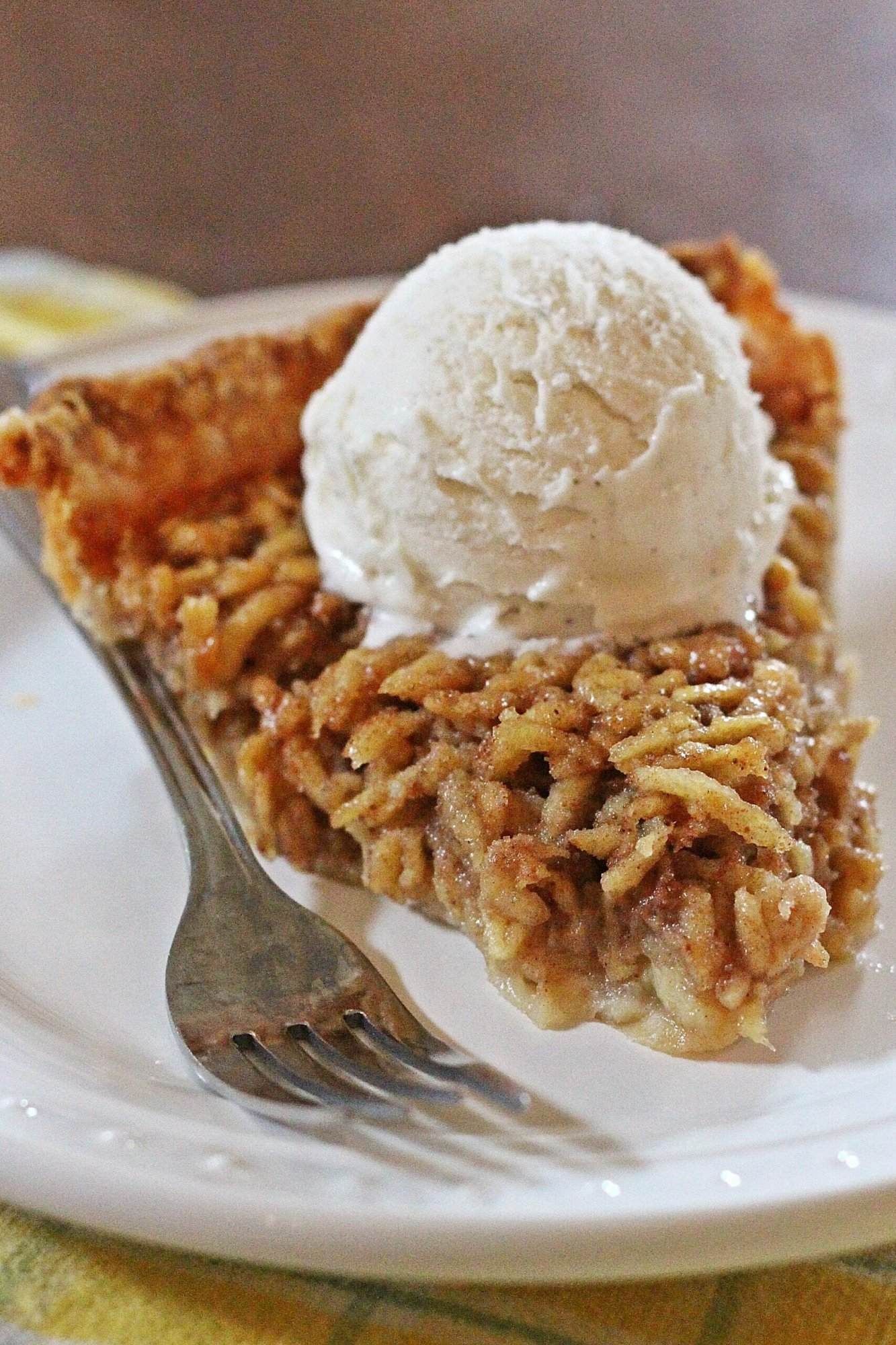 Unbelievably Good Shredded Apple Pie - Jam Hands