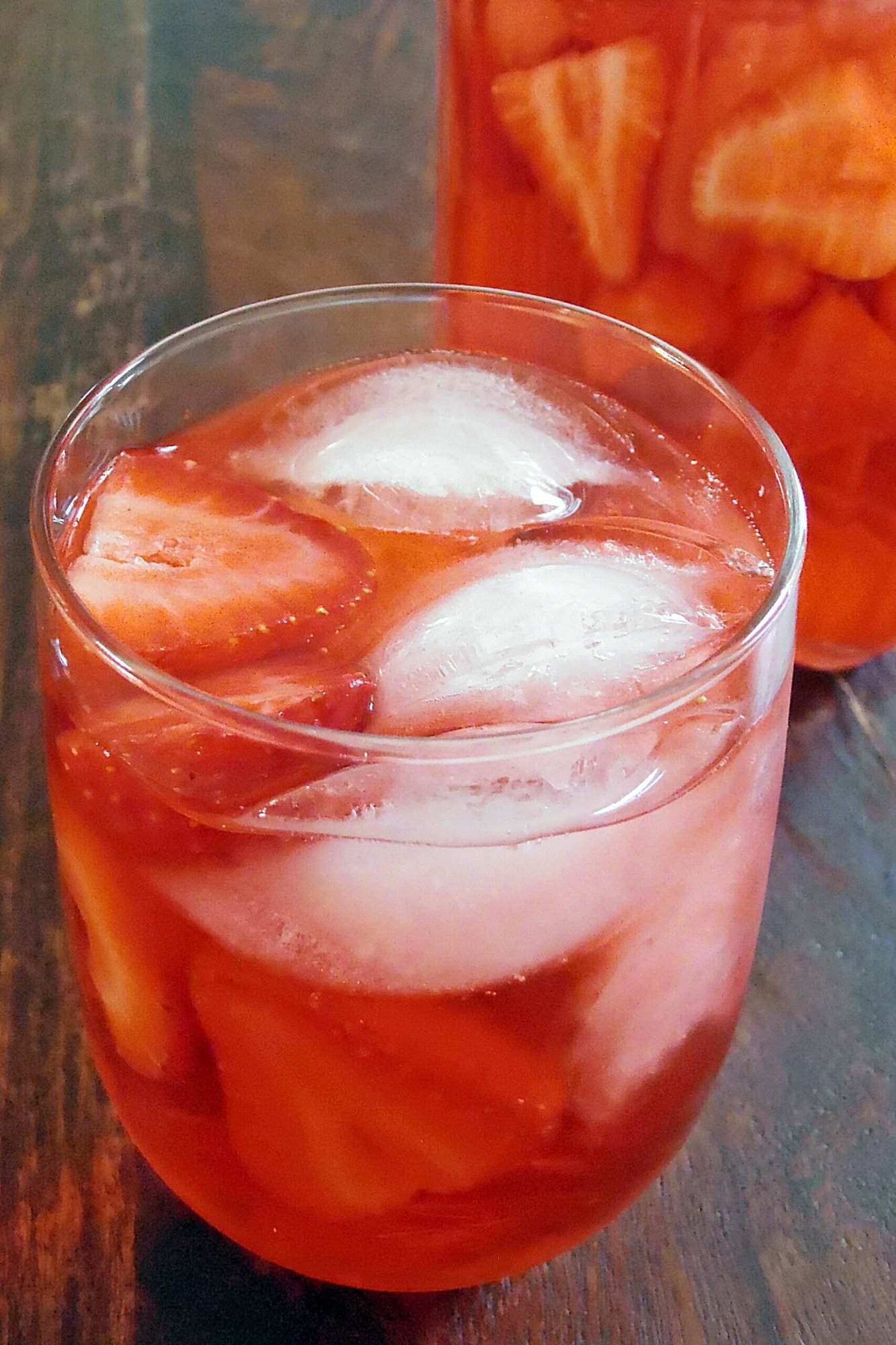 Strawberry Schnapps Sangria - Jam Hands